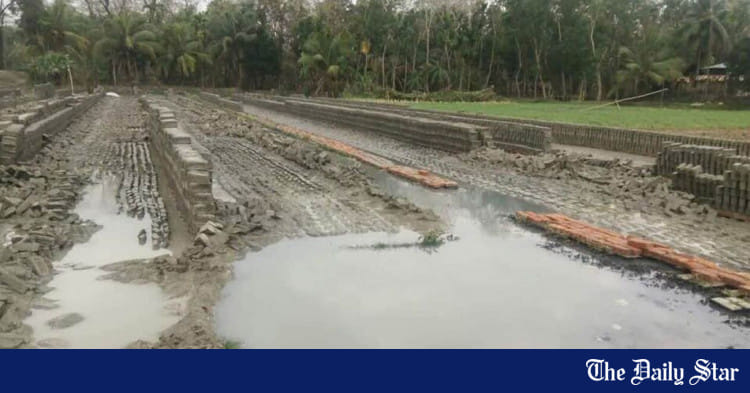 Spring rain damages huge unbaked bricks | The Daily Star