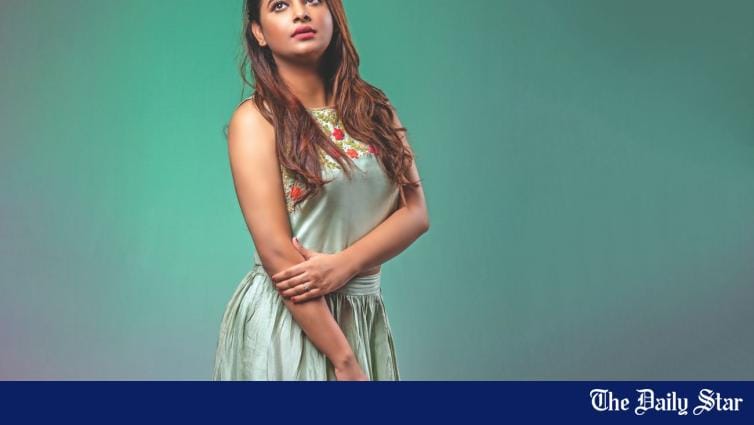 Dhallywood Actress Sabnam Faria: Up the Stairs high | Daily Star