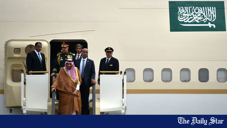 Saudi king visits Indonesia with huge entourage, tons of gear