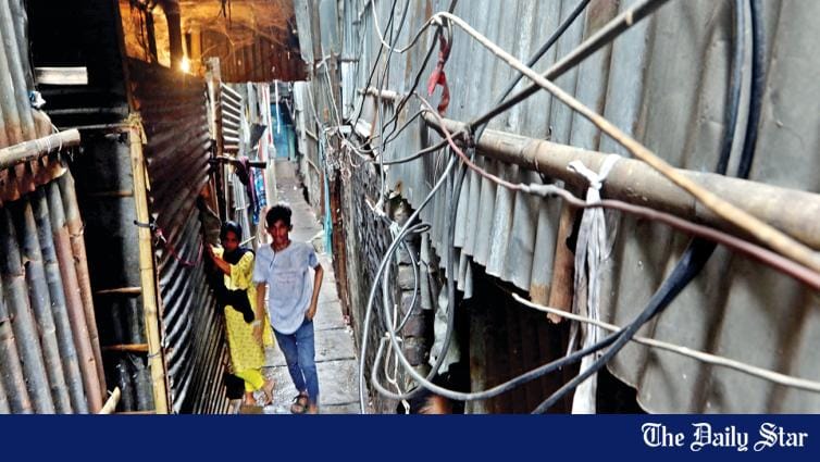 Illegal Gas, Power Lines in Slums: 24 syndicates earn Tk 2.88cr a month
