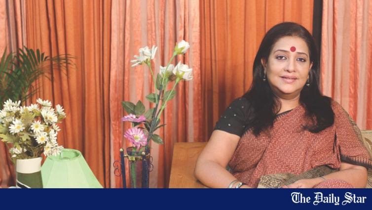 Suborna shoots TV play in single take! | The Daily Star