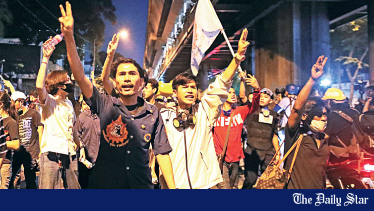 Thai protesters rally after violent clashes | The Daily Star