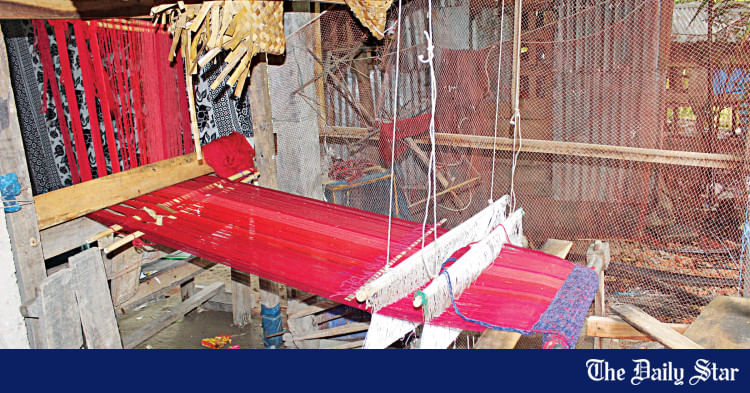 Rakhine weavers in Kuakata passing hard days | The Daily Star