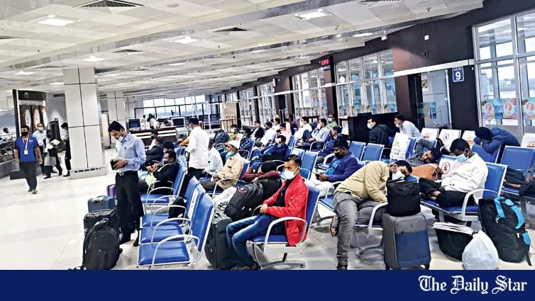 Biman pilot suffers heart attack in flight | The Daily Star