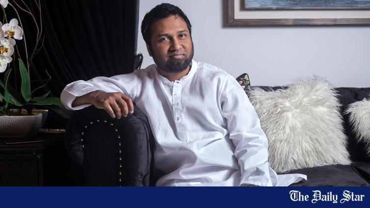 Kaushik Hossain Taposh receives International Ratna Award | The Daily Star