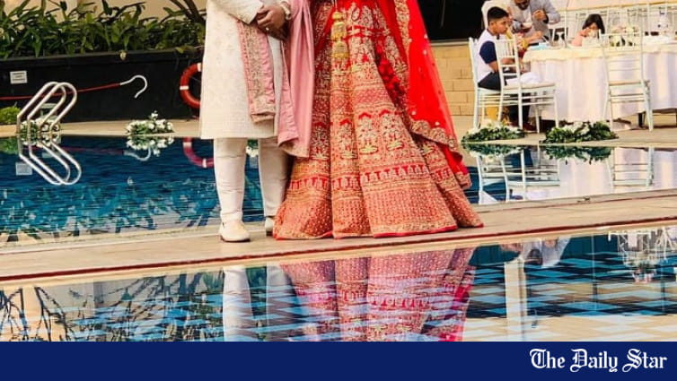 Mim’s wedding photo unveiled | The Daily Star