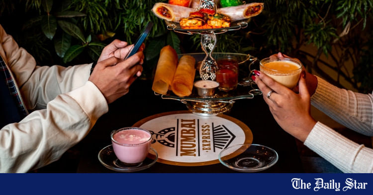 Reviewing The Mumbai Express and its High Tea Splendour!