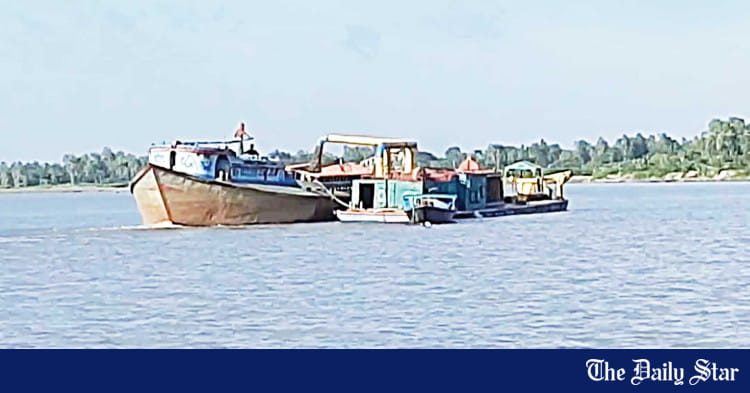 Sand lifting from Jamuna triggers erosion | The Daily Star