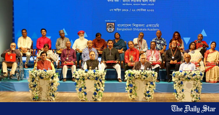 18 cultural icons receive Shilpakala Padak 2019 & 2020 | The Daily Star