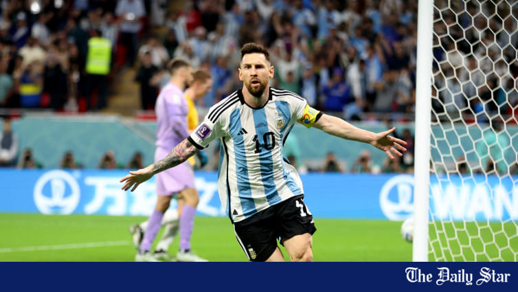 Messi marks career's 1,000th game with his first-ever WC knockout goal ...