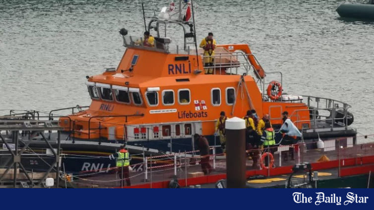 At least 4 dead after boat capsizes in English channel | The Daily Star