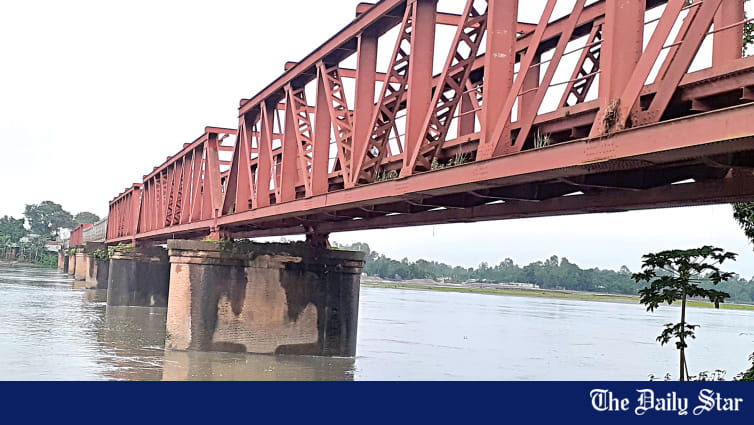 Vulnerable British era bridge poses serious risk | The Daily Star