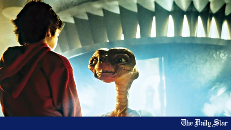 Original E.T. model sells for $2.6m at prop auction | The Daily Star
