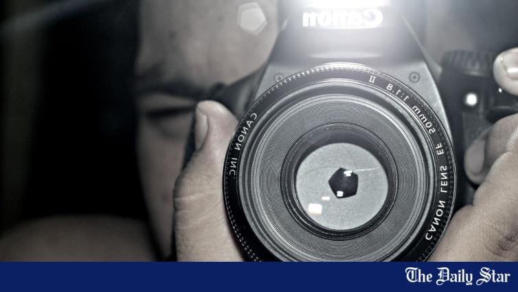 Tips and tricks on how to look skinnier in pictures | The Daily Star