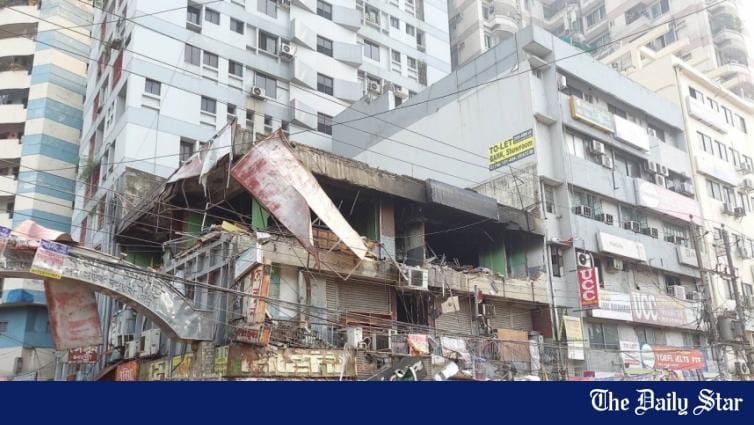 Science lab explosion a massive accident: Fire Service DG | The Daily Star