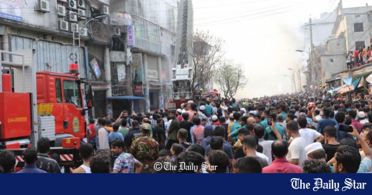 Crowd of onlookers 'the main obstruction': fire service DG | The Daily Star
