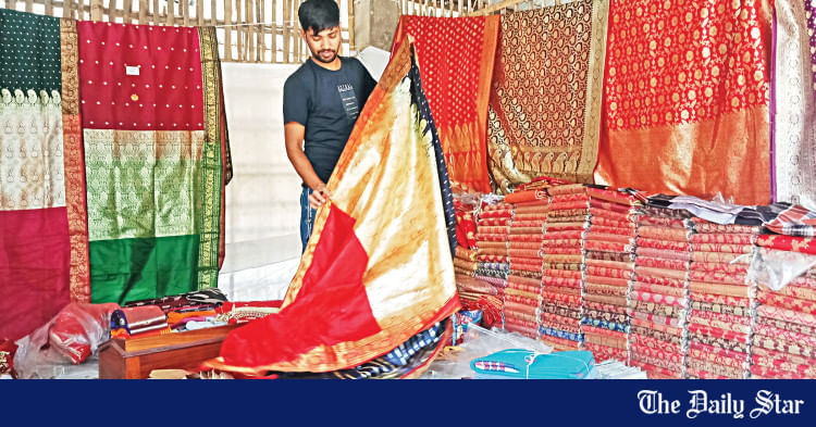 Handloom clothing traders, weavers worried by poor demand | Daily Star