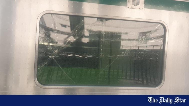 Stone-like object thrown at metro rail; window damaged | The Daily Star