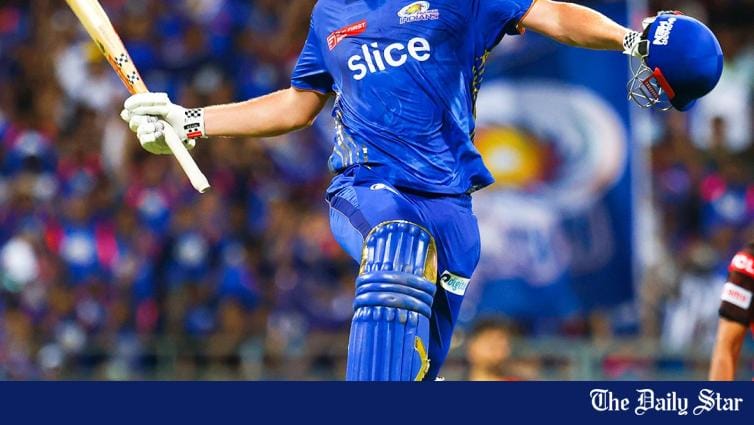 Green ton keeps Mumbai afloat in IPL play-off race | The Daily Star