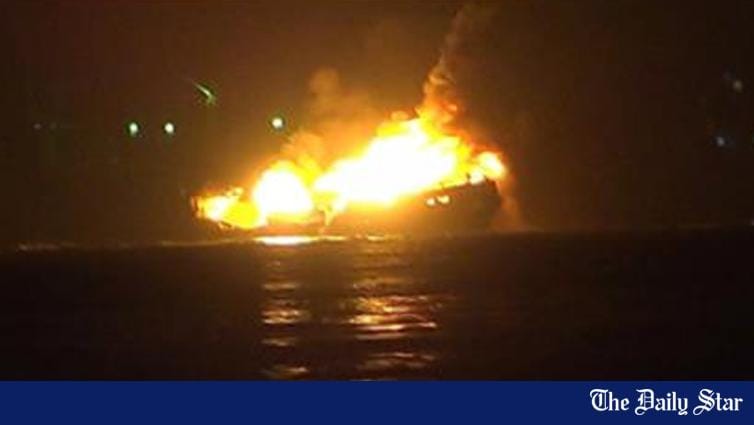 Fire injures 3 on board vessel near Patenga sea beach