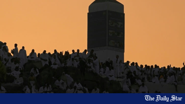 Crowds 'stone the devil' in final hajj ritual | The Daily Star