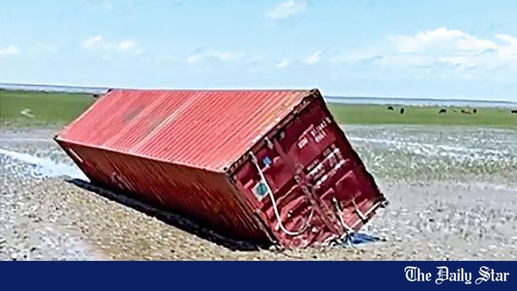 Ship Tilting in Bay: 16 days in, 20 containers feared gone overboard ...