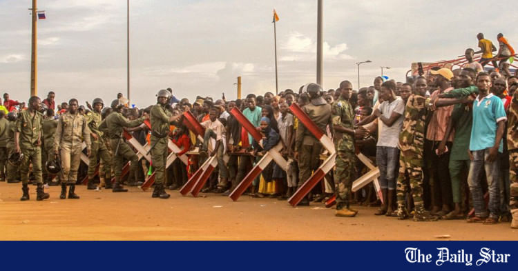 Niger's military rulers order French ambassador out | The Daily Star