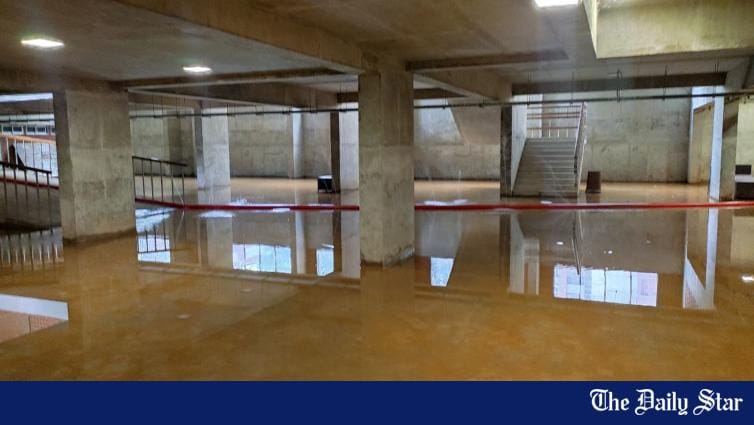 New JU hall brings new hardship for residents during rain | The Daily Star