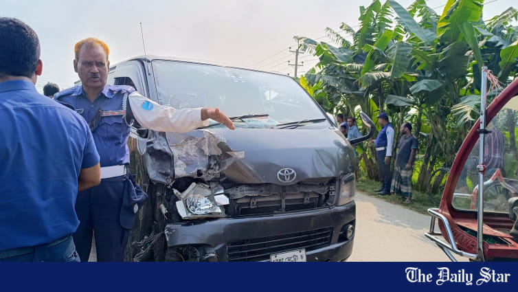 Man killed in Manikganj as microbus hits motorcycle | The Daily Star
