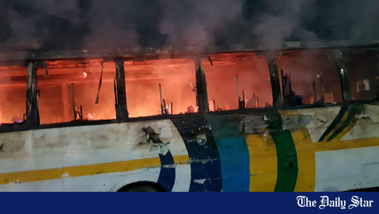 Bus set on fire in Gulistan