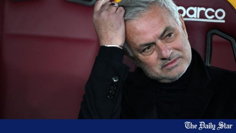 Roma sack Mourinho, eye former star De Rossi as successor | The Daily Star