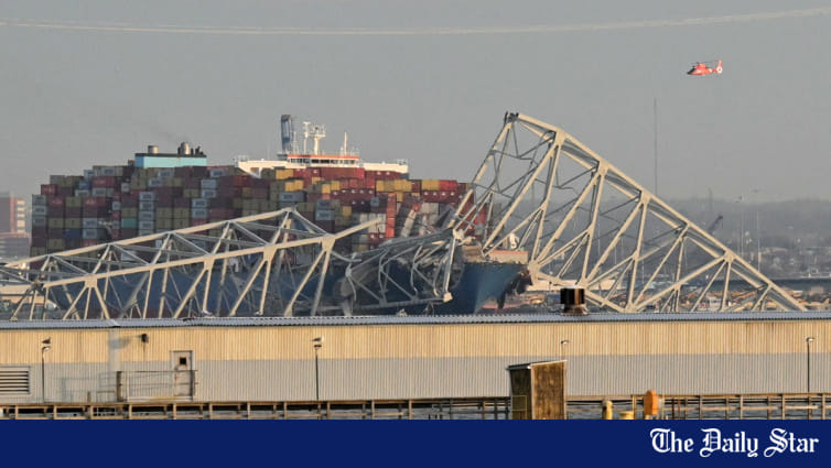 Freighter pilot called for tugboat help before plowing into Baltimore ...