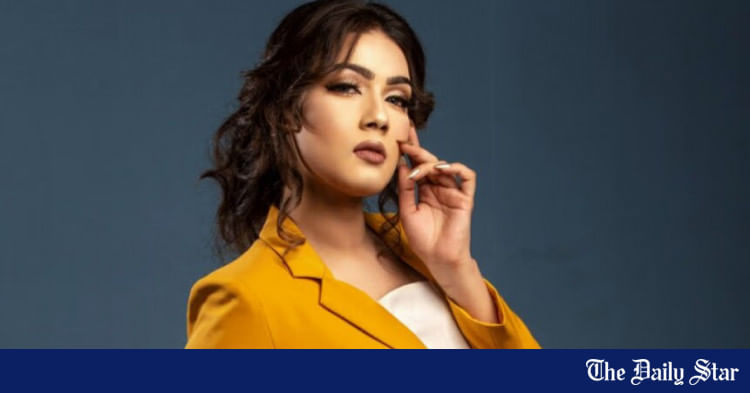 Mahi makes striking return, stirs up Facebook | The Daily Star