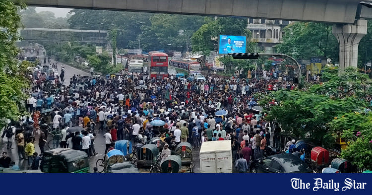 Students Protest Against Quota System at Shahbagh | Students block ...