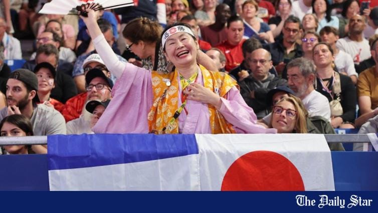 Japanese Olympic superfan back with a bang in Paris | The Daily Star