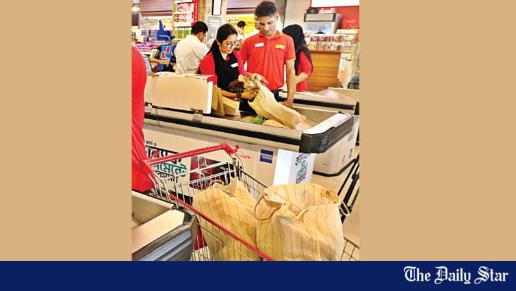 Customer Reactions To Poly Bag Ban | Ban on poly bags: Mixed reactions ...