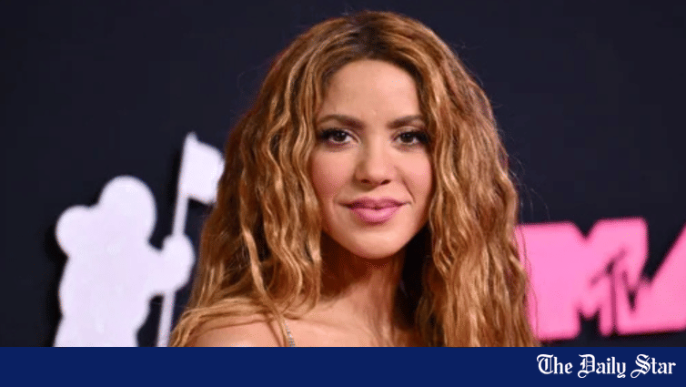 Shakira hospitalised with abdominal issue, forced to postpone concert | Daily Star