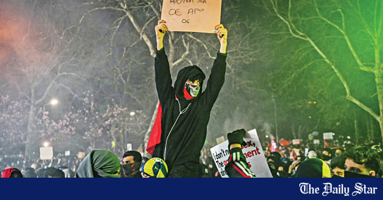 Turkey protesters defiant despite mass arrests | The Daily Star