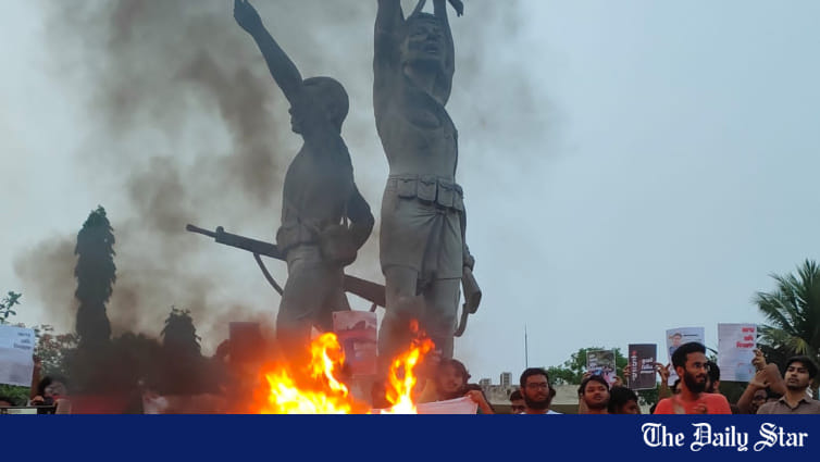 Kuet students set fire to symbolic VC chair | The Daily Star