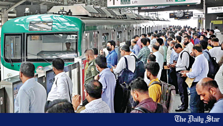 Metro rail suspended for 1.5 hours due to power disruption