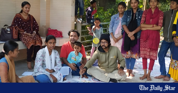 Village art school in Narail run free for children | D D Mollick art school Narail free classes ...