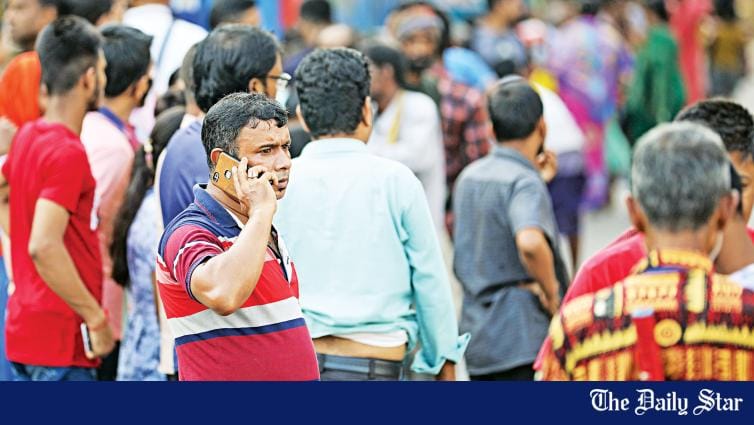 Auction full ‘golden spectrum’, lower prices | The Daily Star