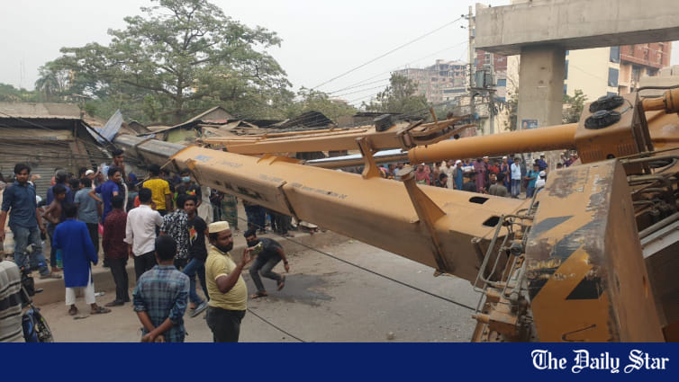 3 injured as crane topples over on road in Gazipur | The Daily Star
