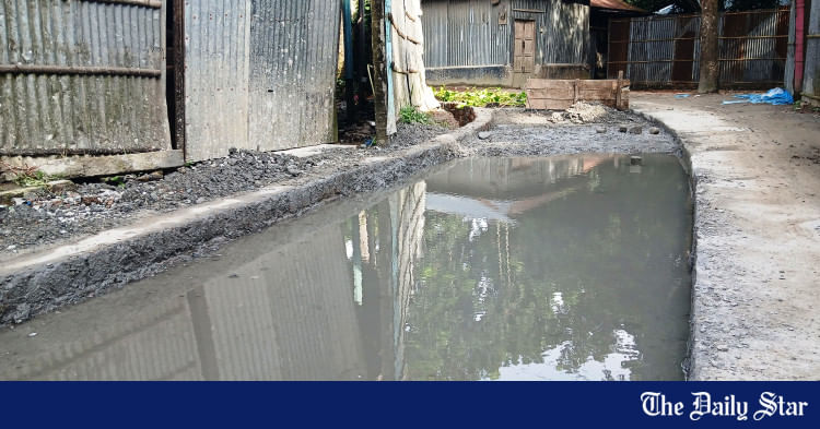 Locals halt substandard road work in Kurigram | The Daily Star