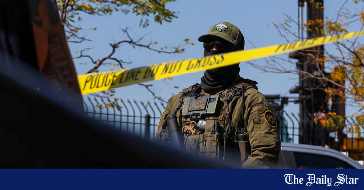 Border Patrol agents shoot armed woman in Chicago as protesters ...