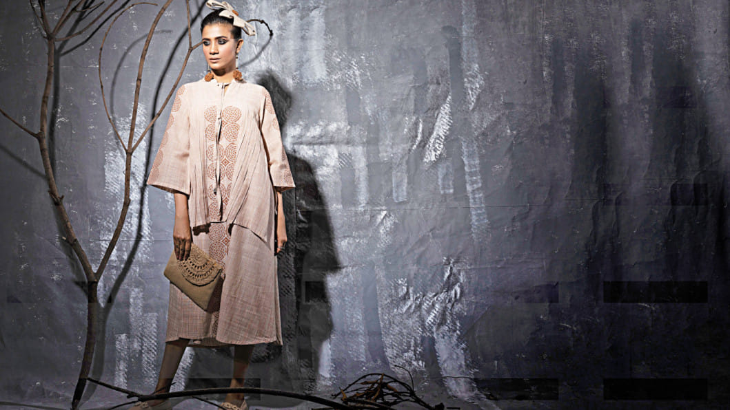 Shaibal Saha’s Desert influenced fashion designs | The Daily Star