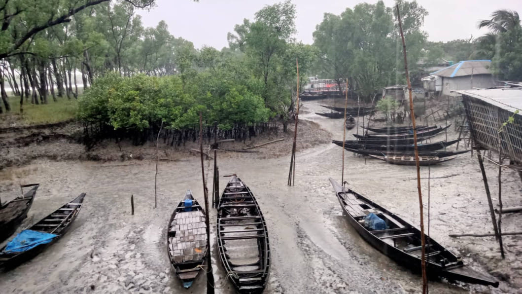 In photos: Cyclone Sitrang unleashed | The Daily Star
