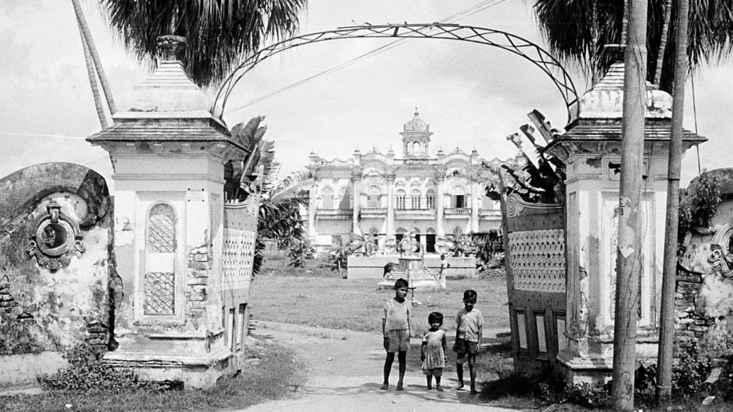 Rose Garden: A history of passion and pride | The Daily Star