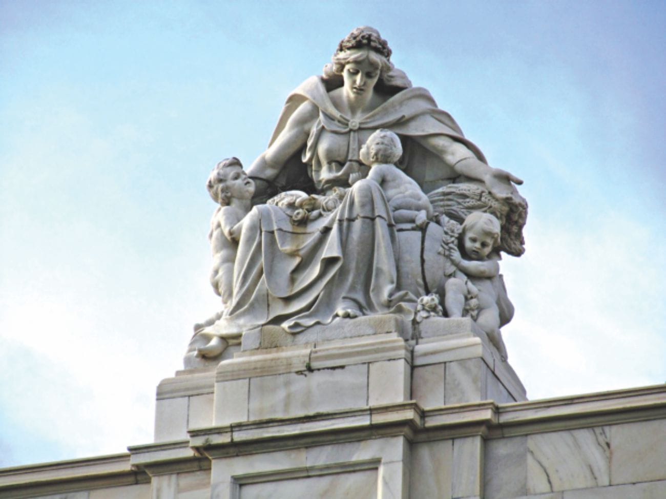 Victoria Memorial: A majestic architectural beauty | The Daily Star